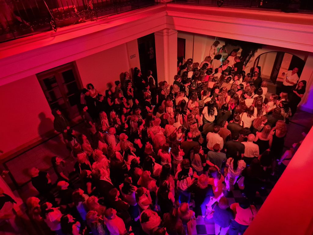 Se estrenó "Palacio Tango", un espectáculo que realza la música, el ...