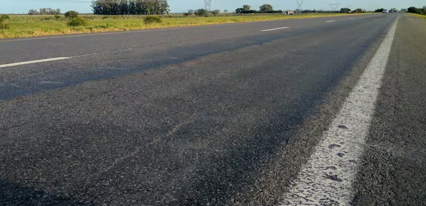 Asalto a mano armada en la RN 7, robaron una suma millonaria y un auto ...